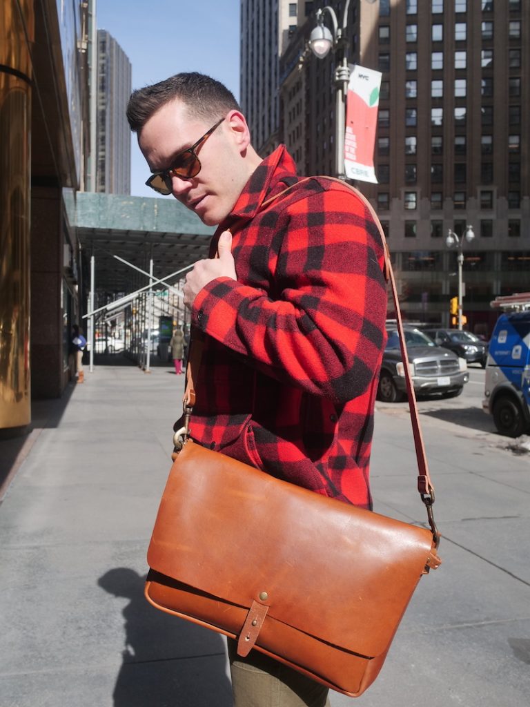 The Minimalist's Leather Bag - WP Standard Messenger Review | Stridewise