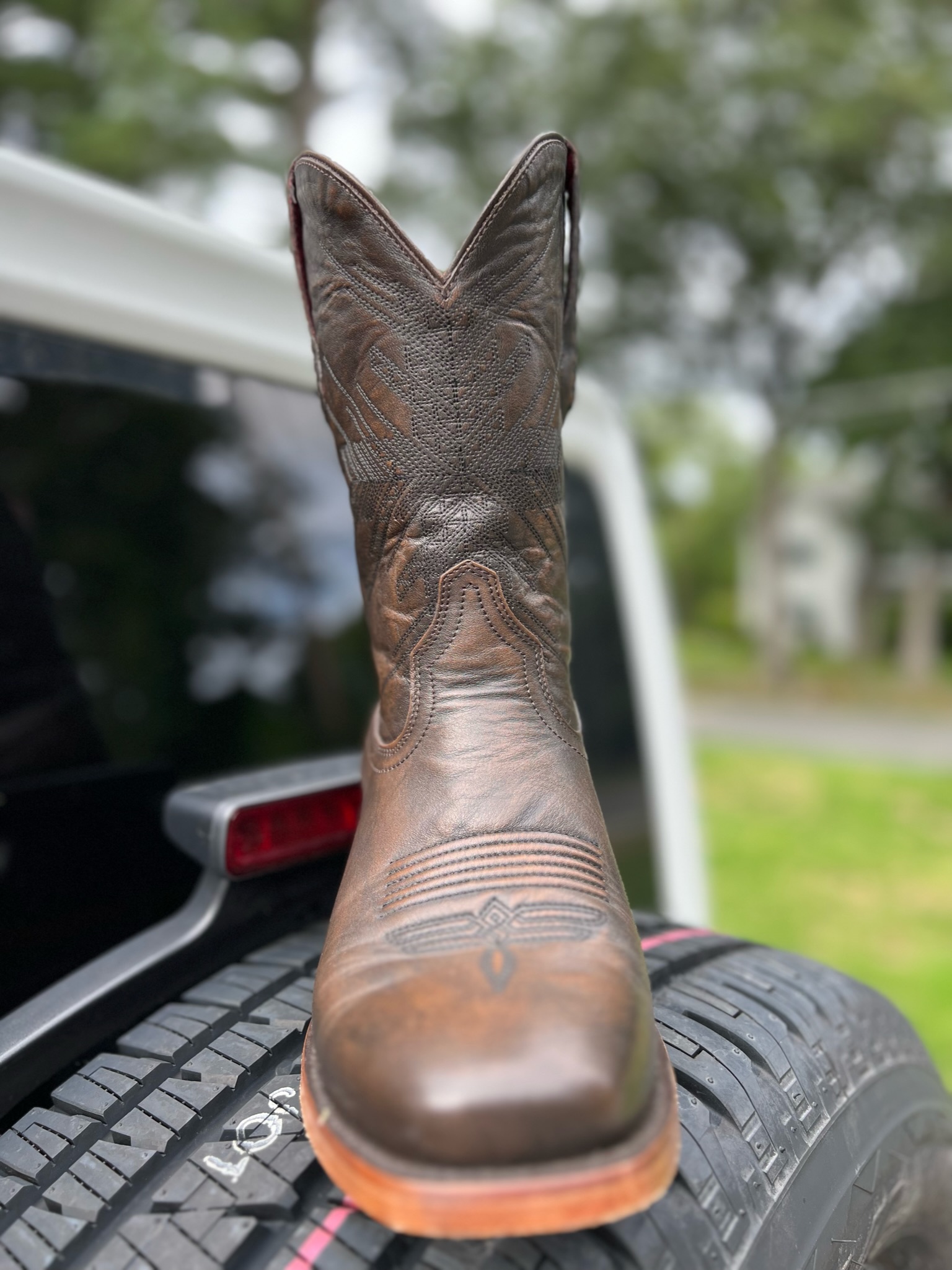 Chisos Boot Review | One Month In the Most Comfortable Cowboy Boots ...