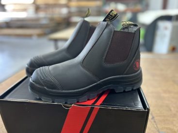 RockRooster Boots Review | The Best Cheap Chelsea Work Boots? | Stridewise