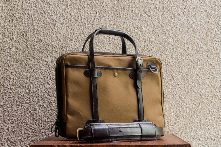 How to Buy a Leather Briefcase: The Ultimate Guide | Stridewise