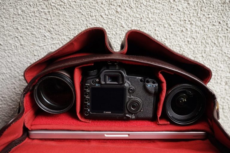 Cravar: The Indonesian Brand Perfecting The Non-Girly Leather Bag ...
